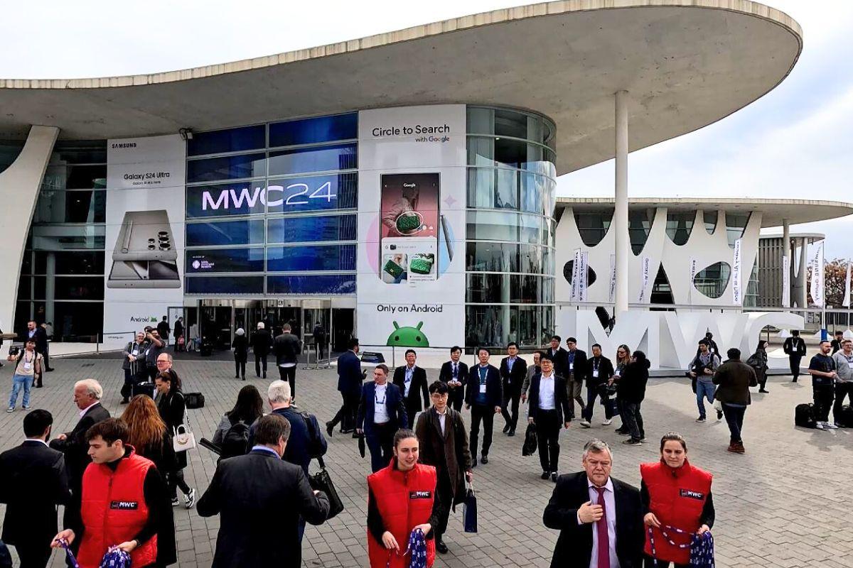 【Exhibition Design】2024 MWC｜Innovate Together, Embrace the Future ...