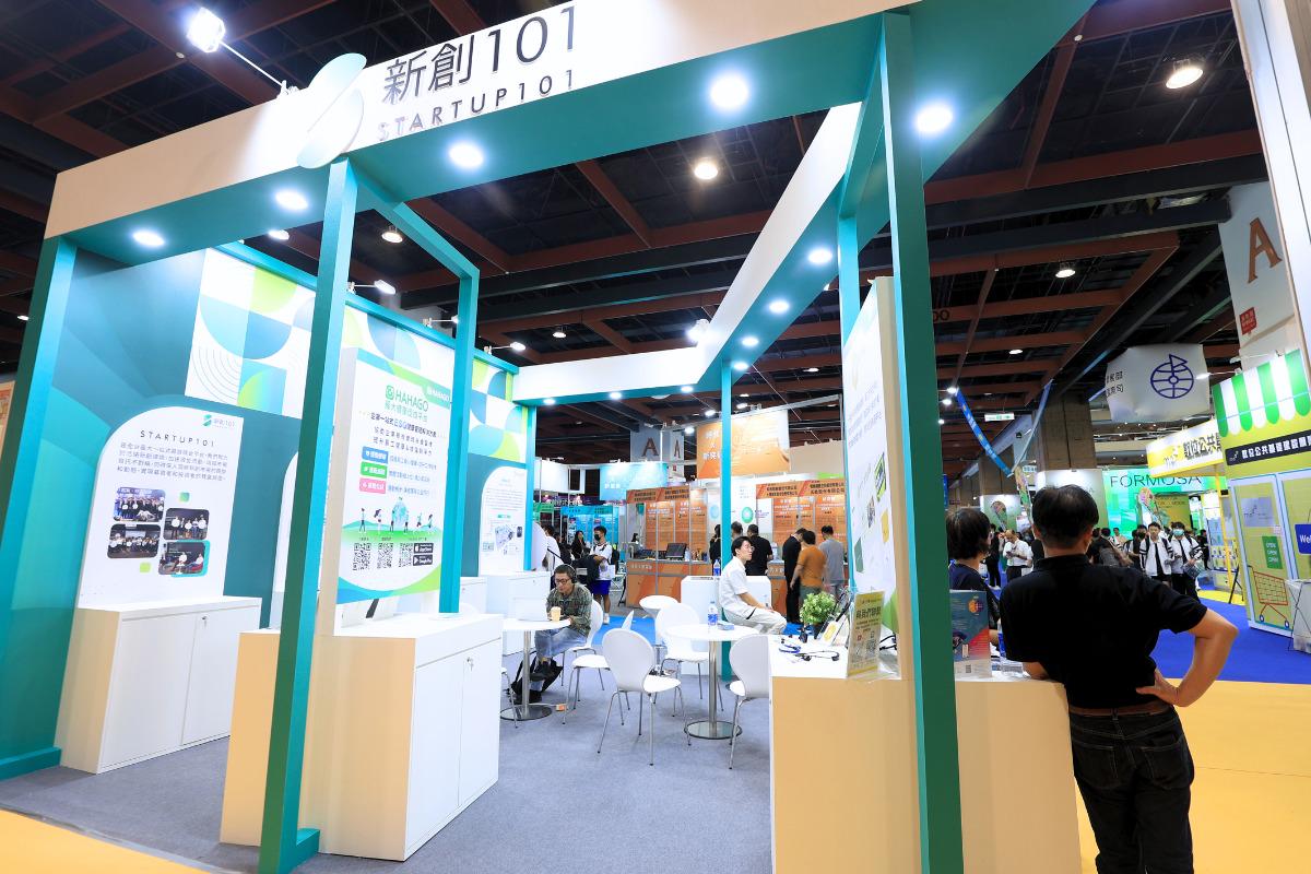 【Exhibition Design】2024 IT Month x EdTech Taiwan – Dual-Sided Booth ...
